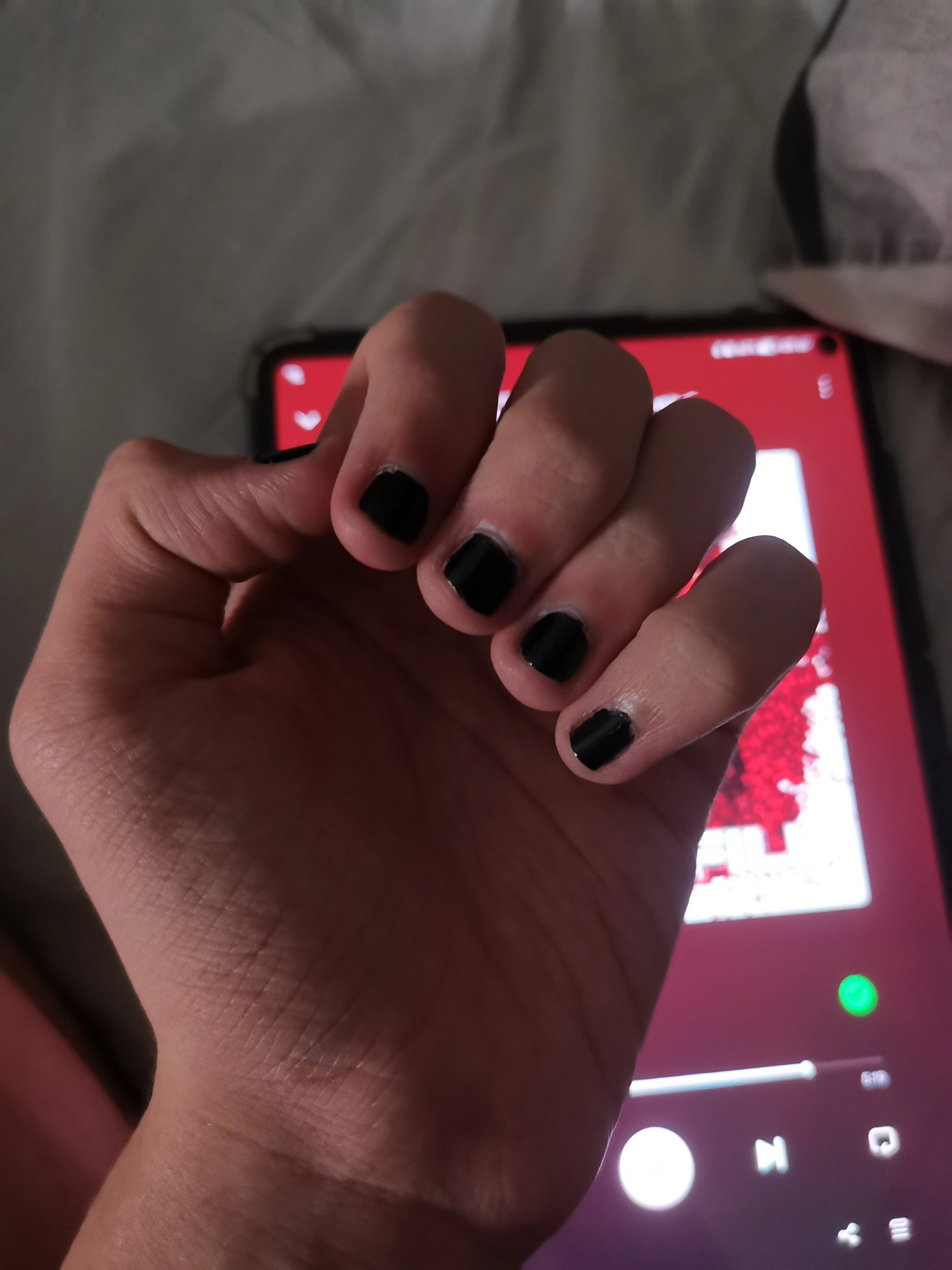 Amelia painted her nails (again) | Fandom