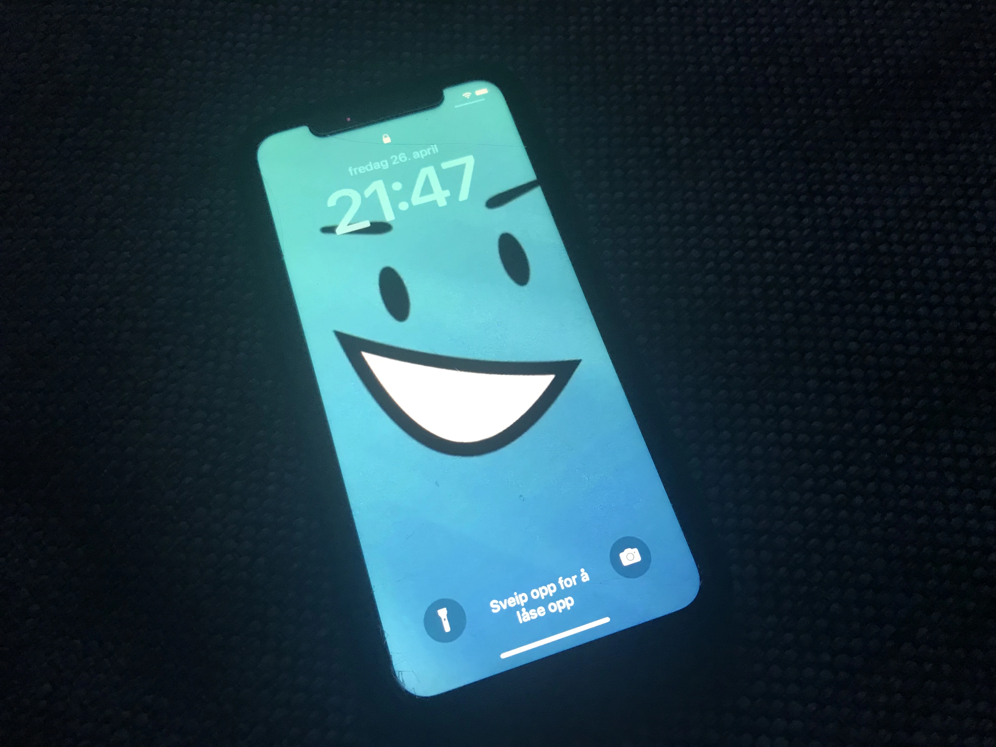 changed my phone's wallpaper to Mephone4, i am not ok. | Fandom