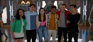 Jordan Fite Confirmed as the new Dino Fury Ranger Gold. WHO'S EXCITED ...