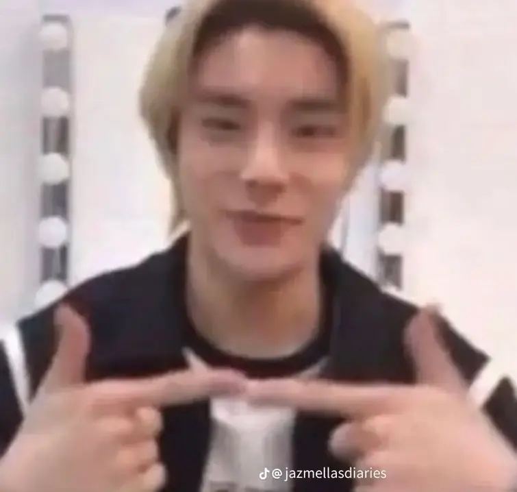 my head feels like its foijg to fall off | Fandom