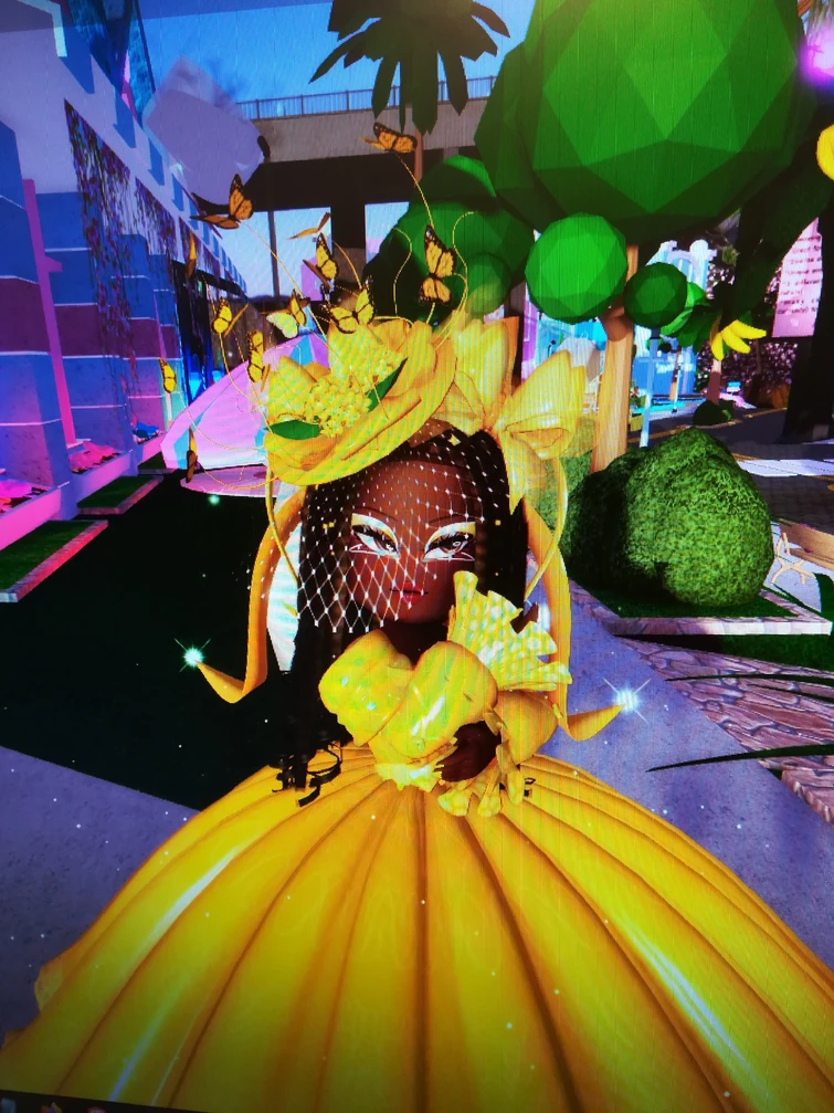 Editing/Drawing (your choice) your royale high OCS for free | Fandom