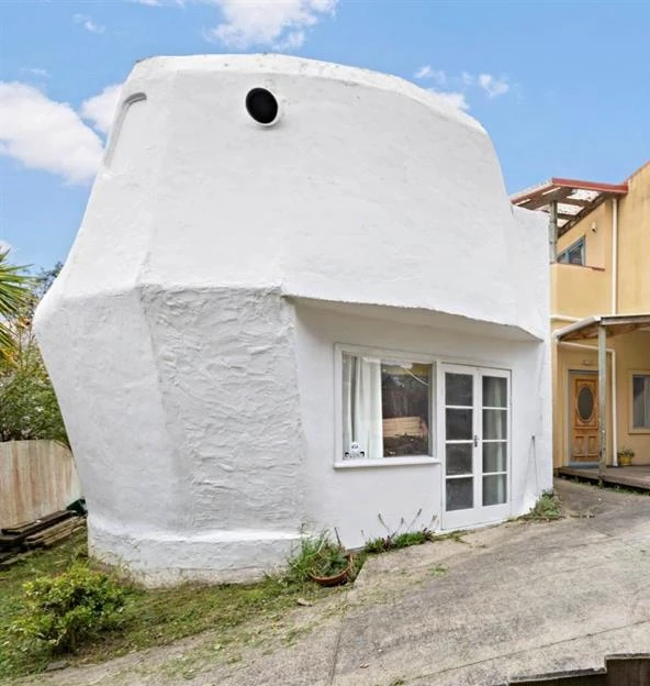 Can somone build me a house | Fandom