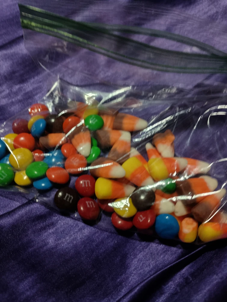I got candy! | Fandom