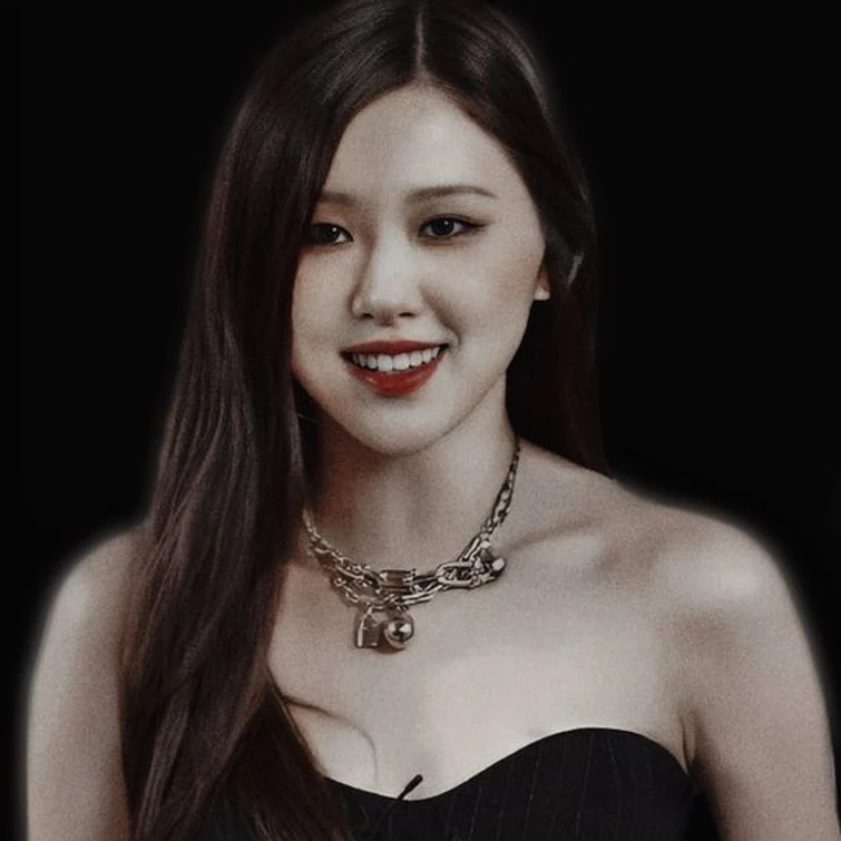 I edited Rose and Jisoo with different hair colors | Fandom