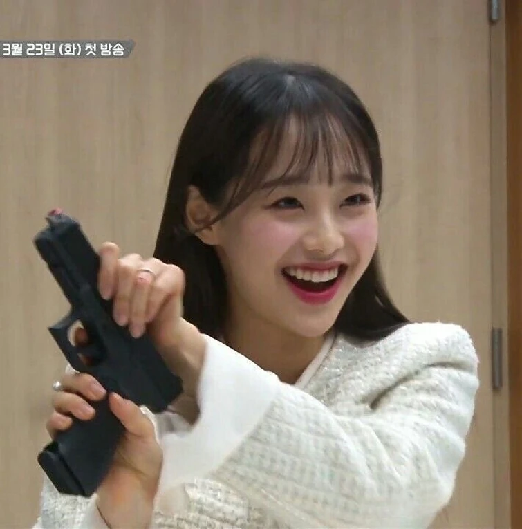 I Am collecting images of K-pop idols with guns | Fandom