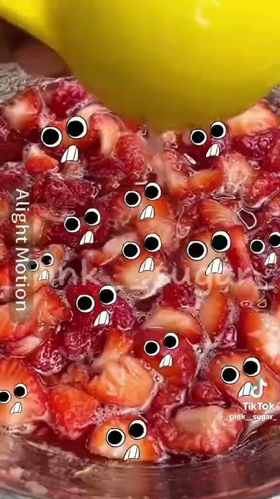 To the sprout fans out there TW real strawberry fruit gore dnt watch ...
