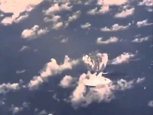 There's a bomb strapped to his chest, it's gonna explode in 3 sec ...