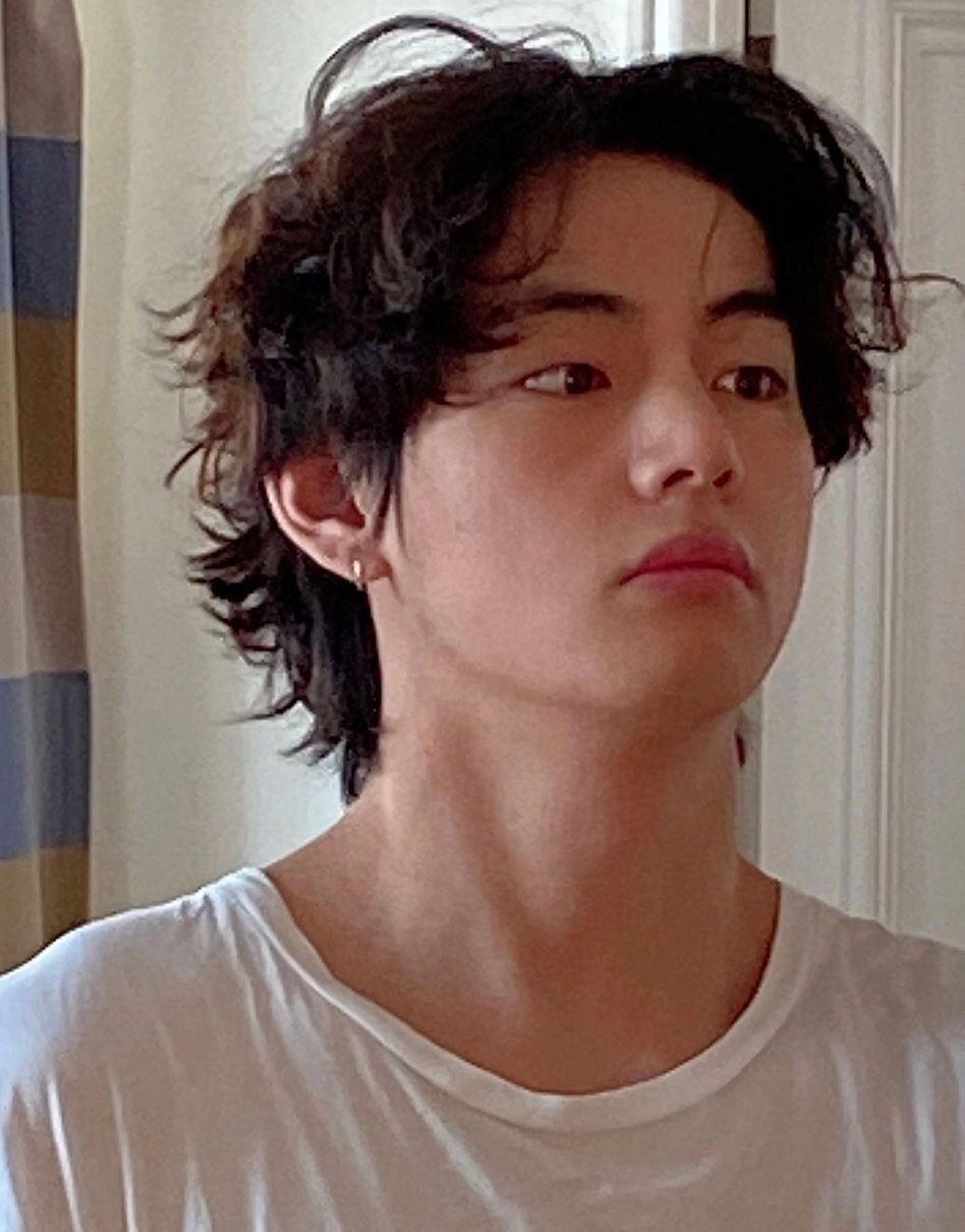 Taehyung on weverse 200122 | Fandom