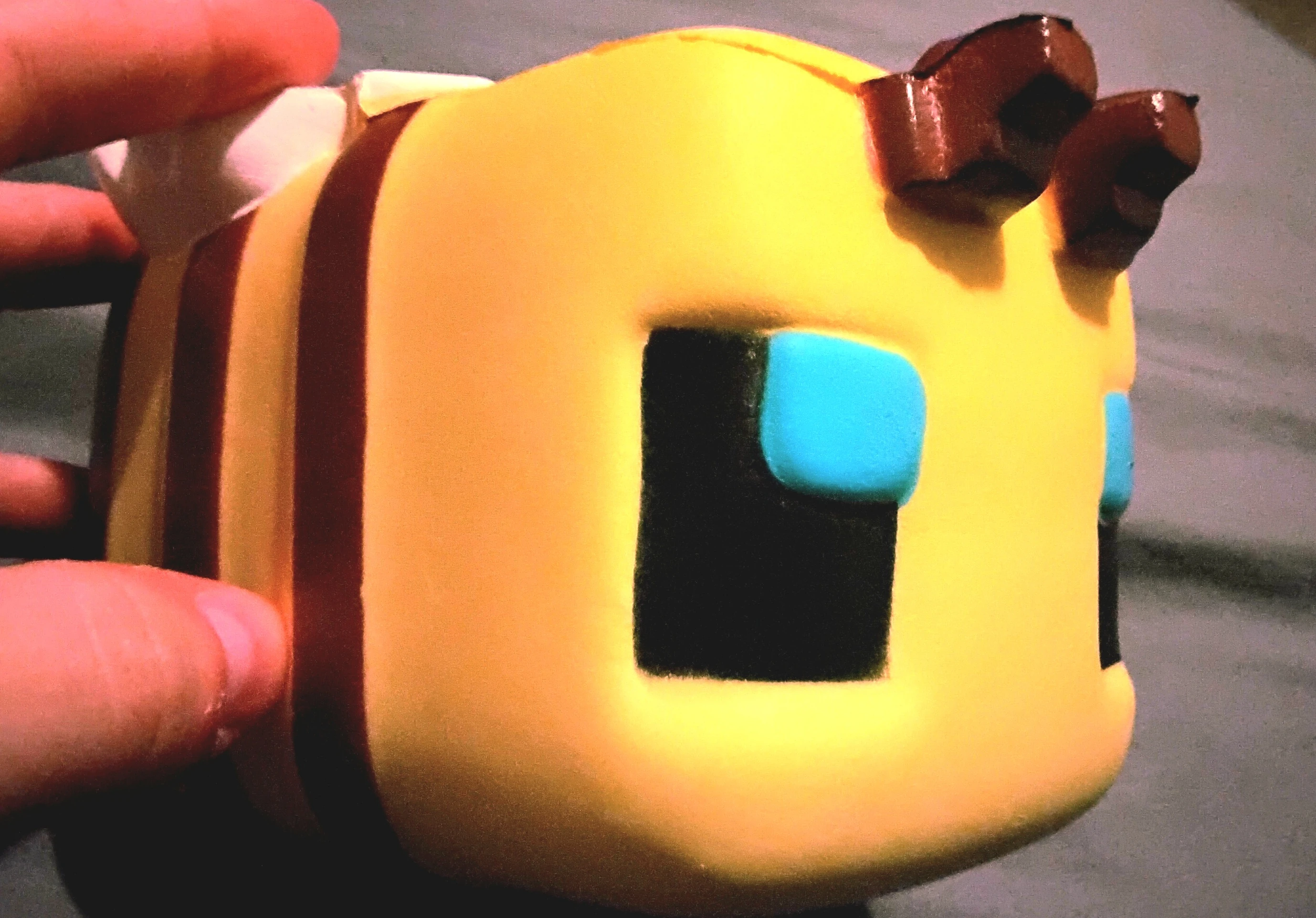 My friend gave me this adorable little bee squishy :> | Fandom