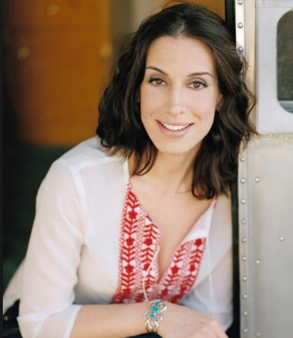 Lisa Arch | 100 Things To Do Before High School Wiki | Fandom