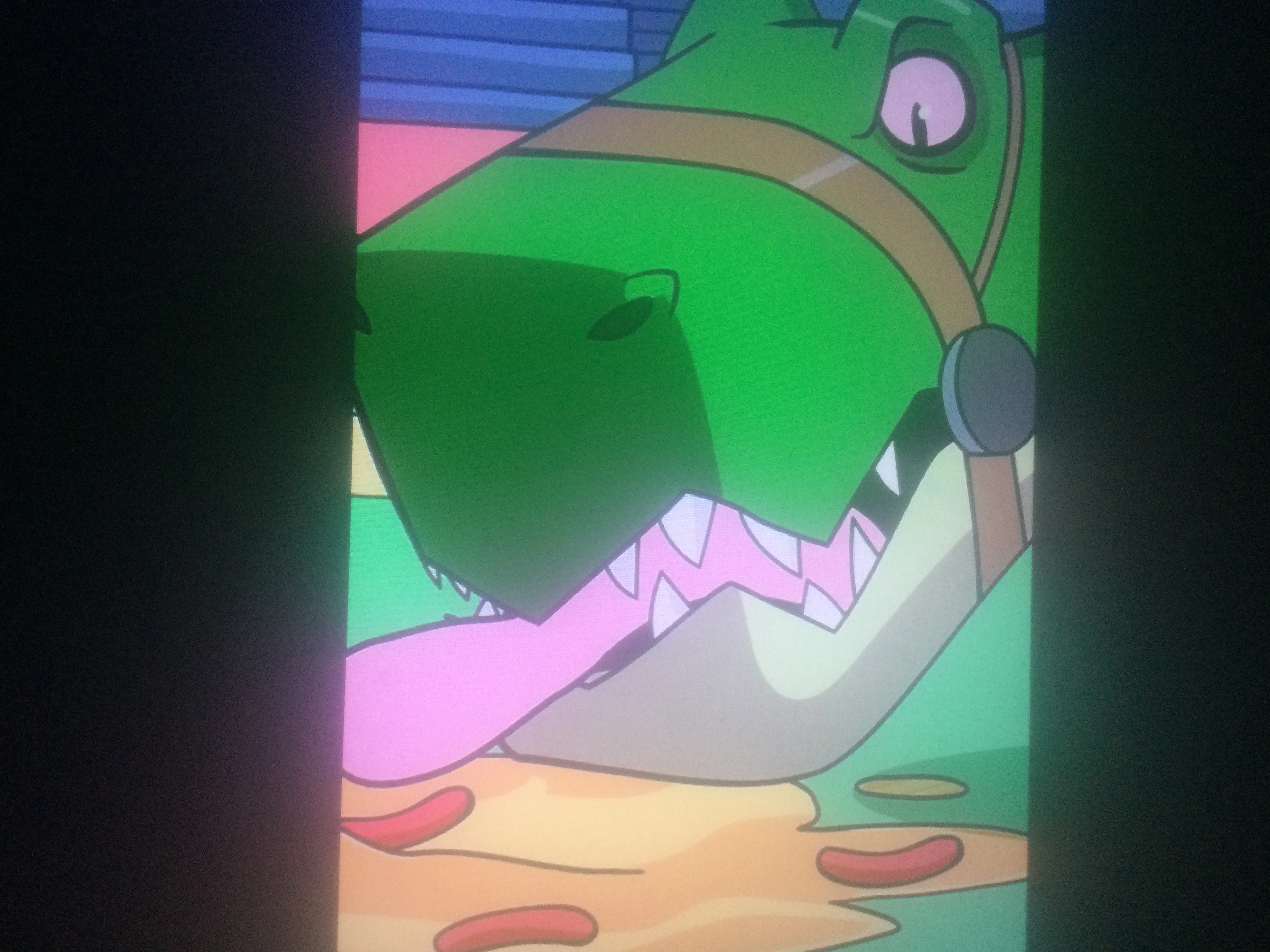 I almost threw up after seeing this short clip from the SDBL episode ...