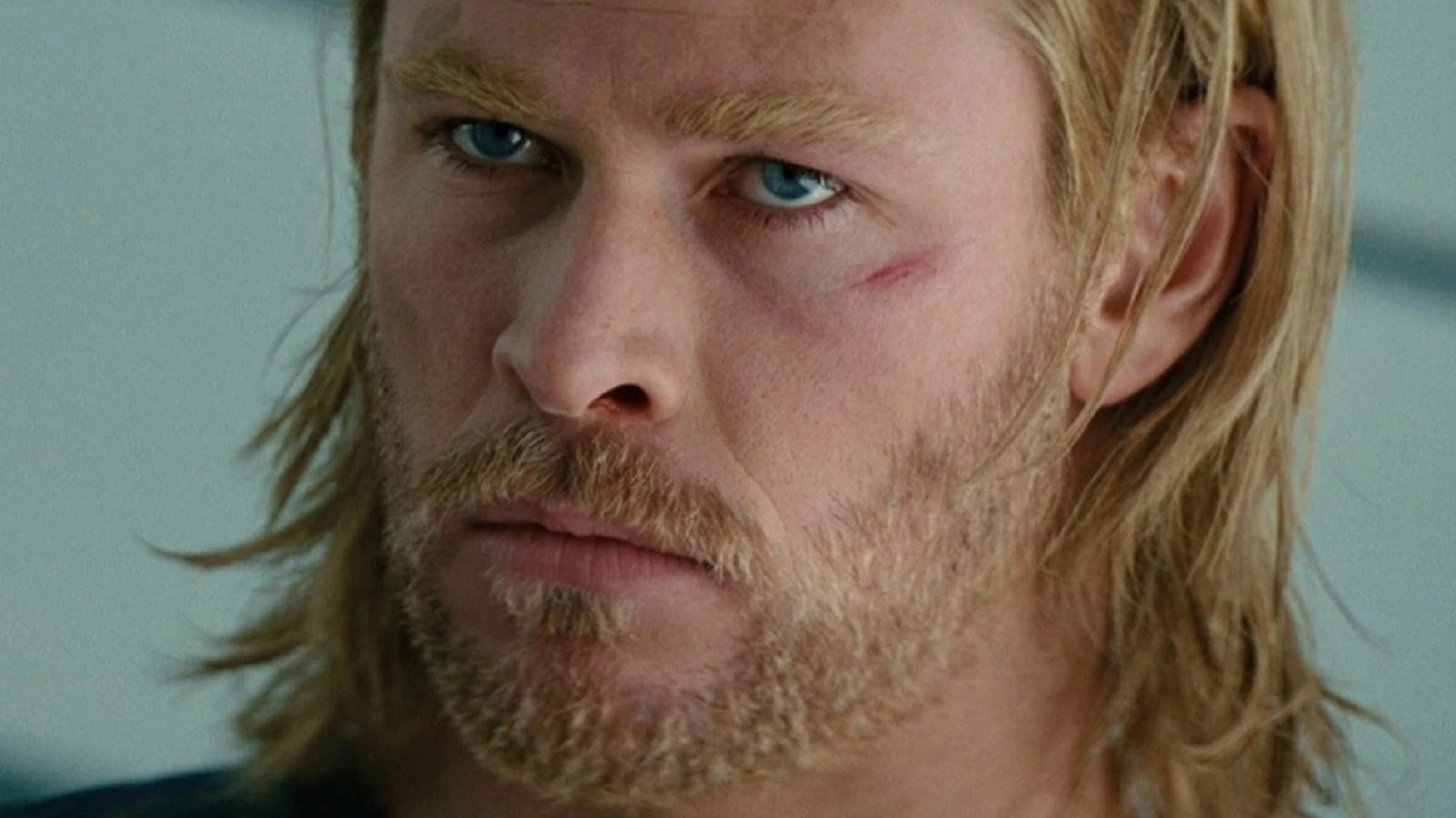 Why does Thor look different from the first movie to The Dark World ...
