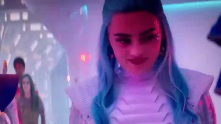 Zombies 3 Zed and Addison teams up with the aliens movie scene | Fandom