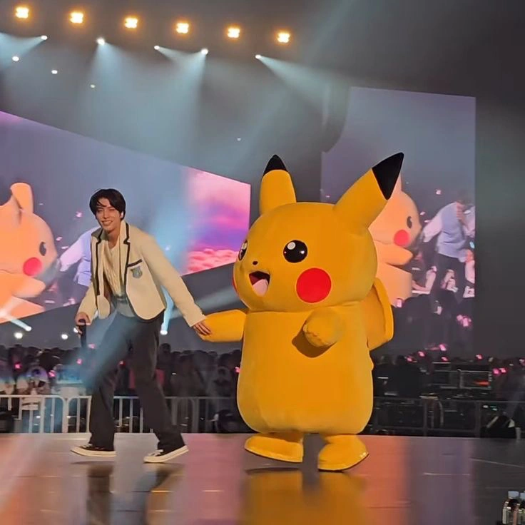 Your daily Jakey #751 (feat. Pikachu 😭) | Fandom