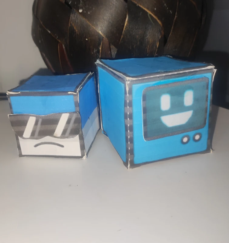 made 2 papercrafts of cubes | Fandom