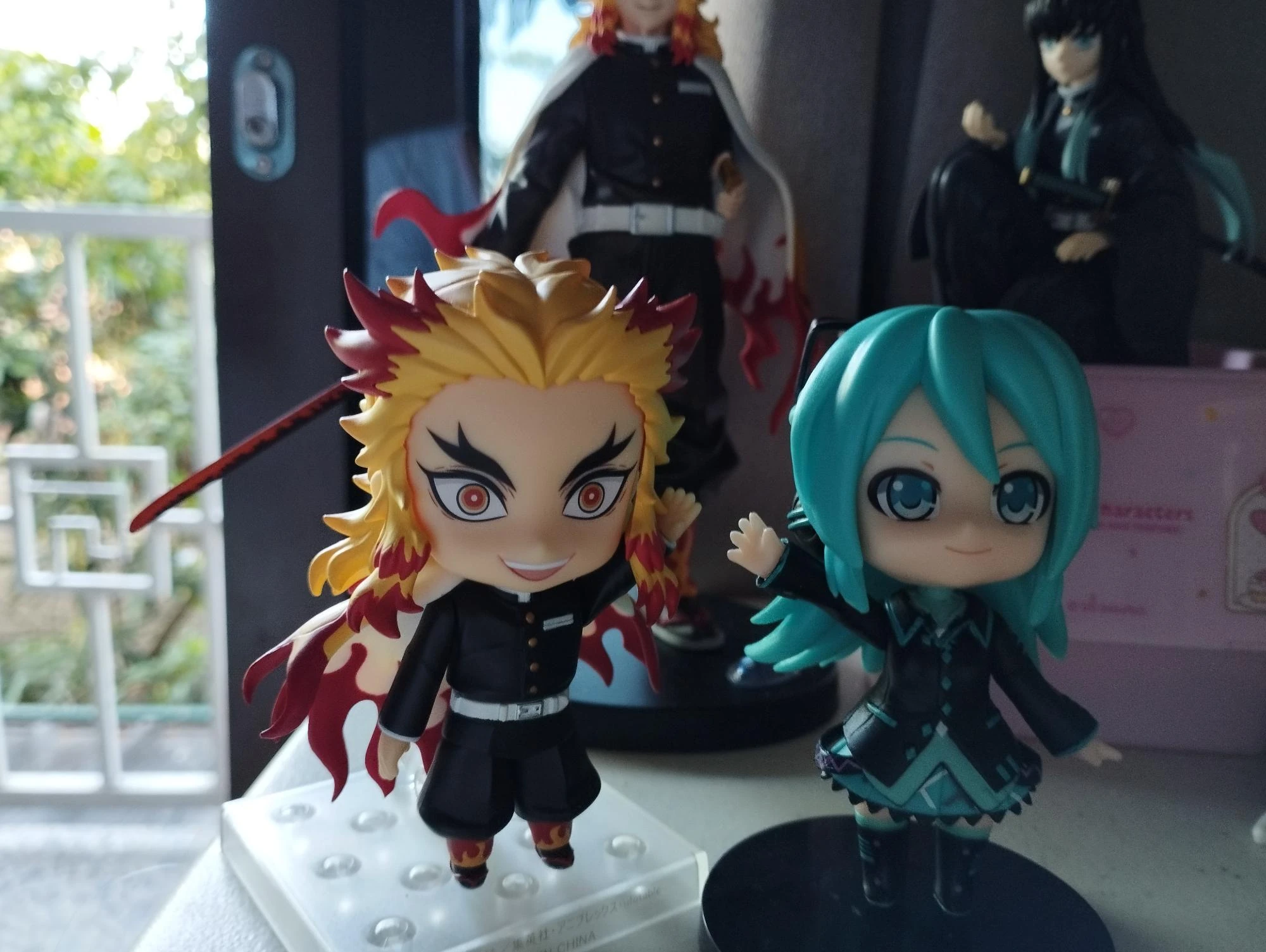 My mom bought a bootleg Miku figure and started shipping it with ...