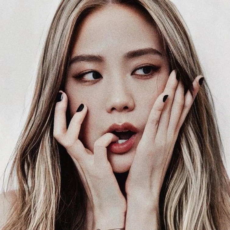 I edited Rose and Jisoo with different hair colors | Fandom