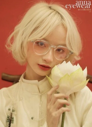 why is she so pretty | Fandom