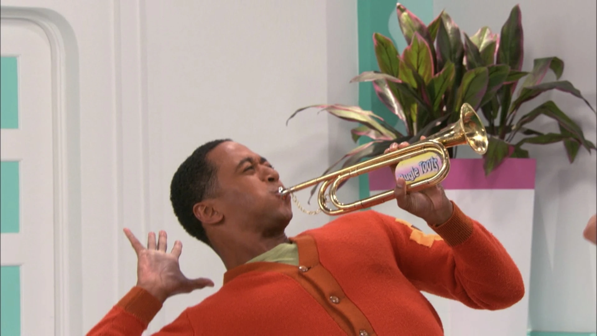 Hey, hey! It's a super cool day! Hey, hey! Because it's Thomas Hobson's ...