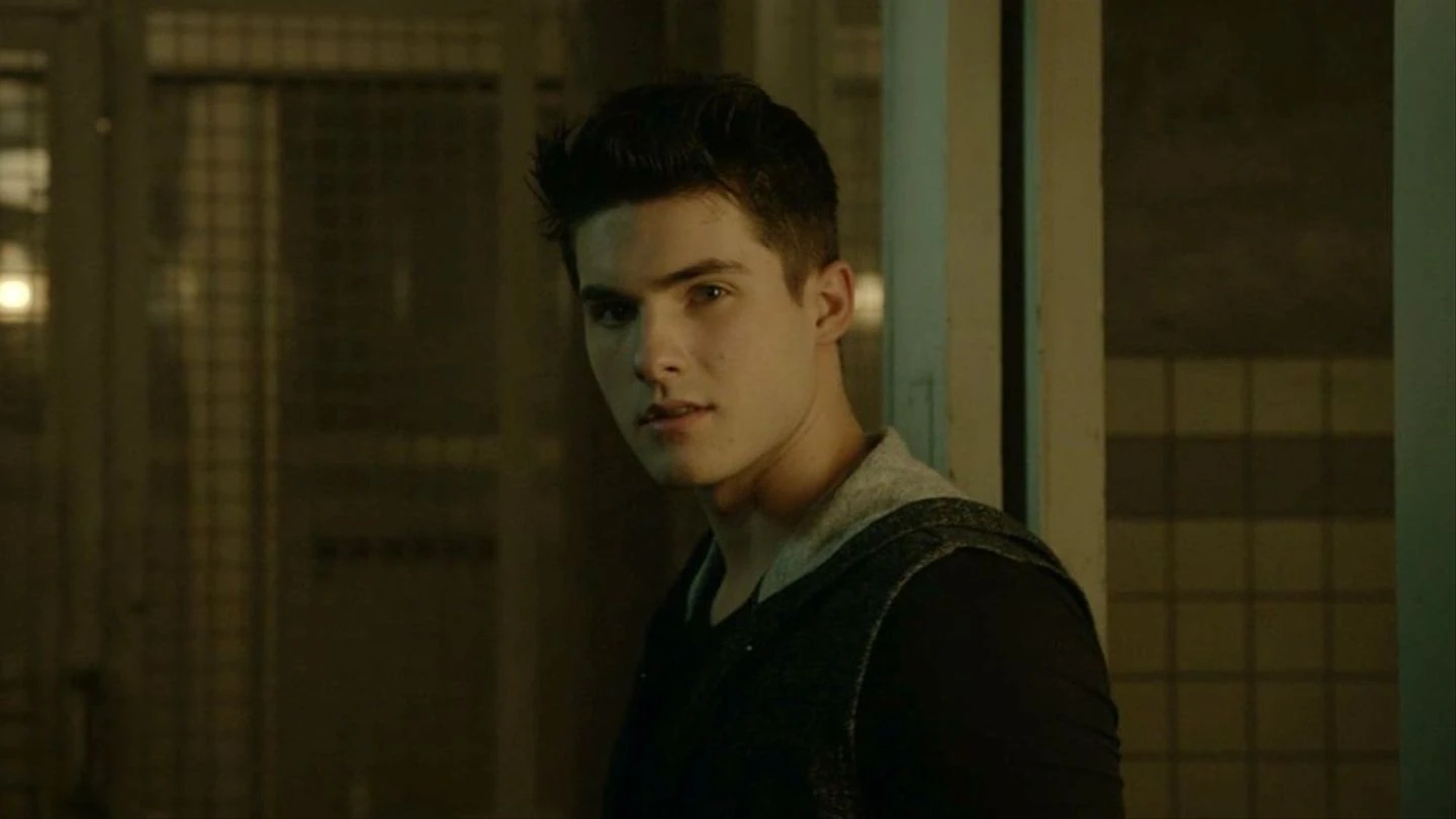 Am i the only one who likes Theo?
