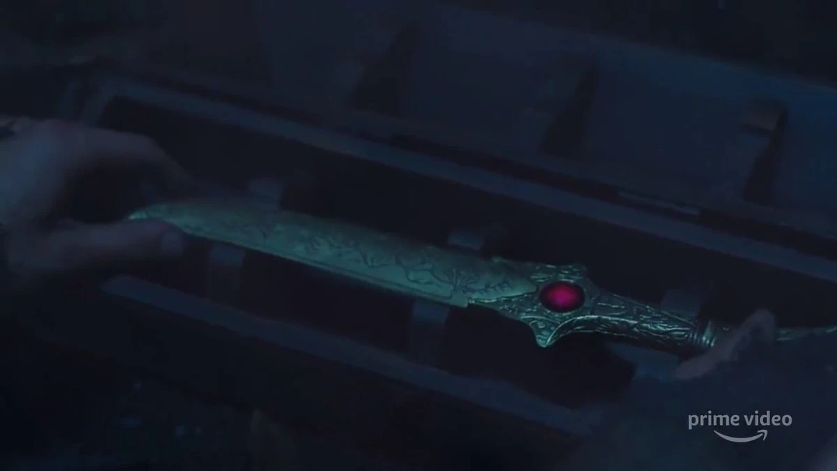 First look: Ruby-hilted dagger | Fandom