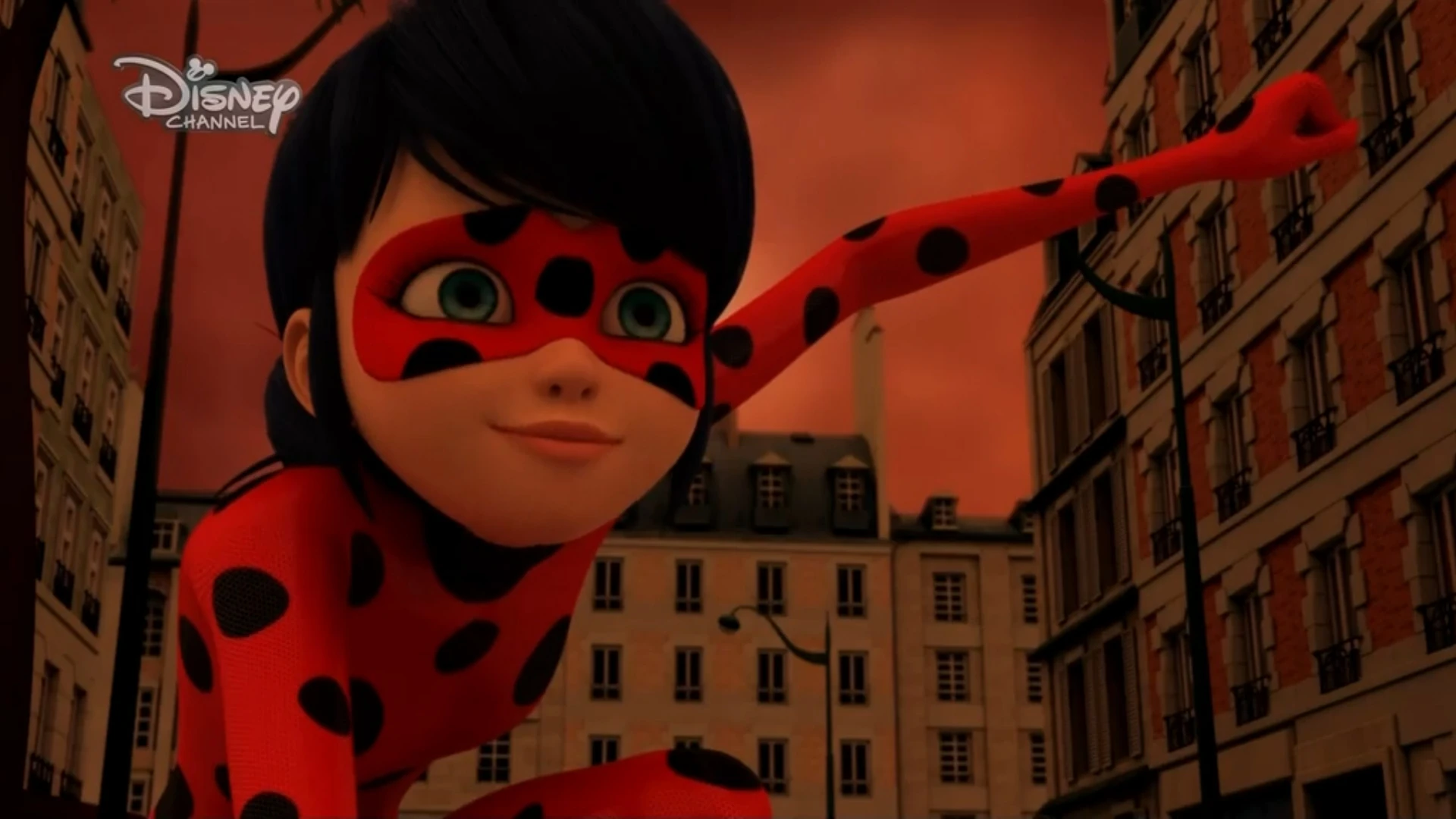 Ladybugs small crush on chat?? | Fandom