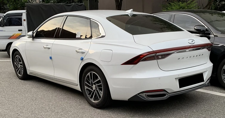 the full-size kia's and hyundai's look so weird | Fandom