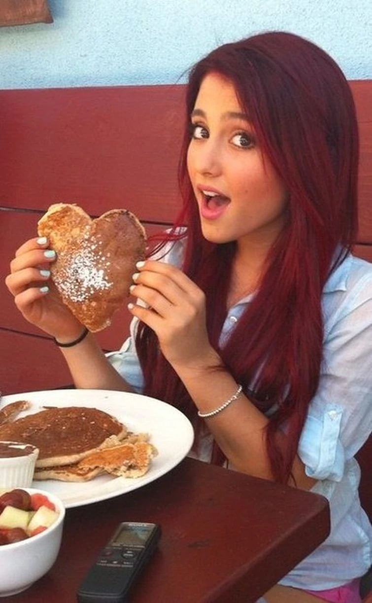 Day 9-ariana eating | Fandom