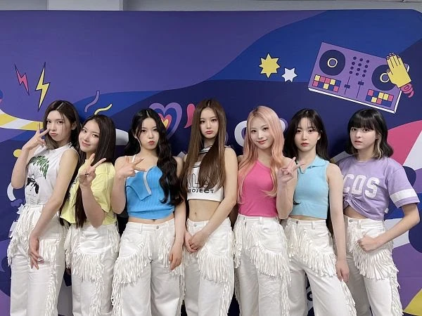 Your daily Lily #151! Ft. OT7 NMIXX | Fandom