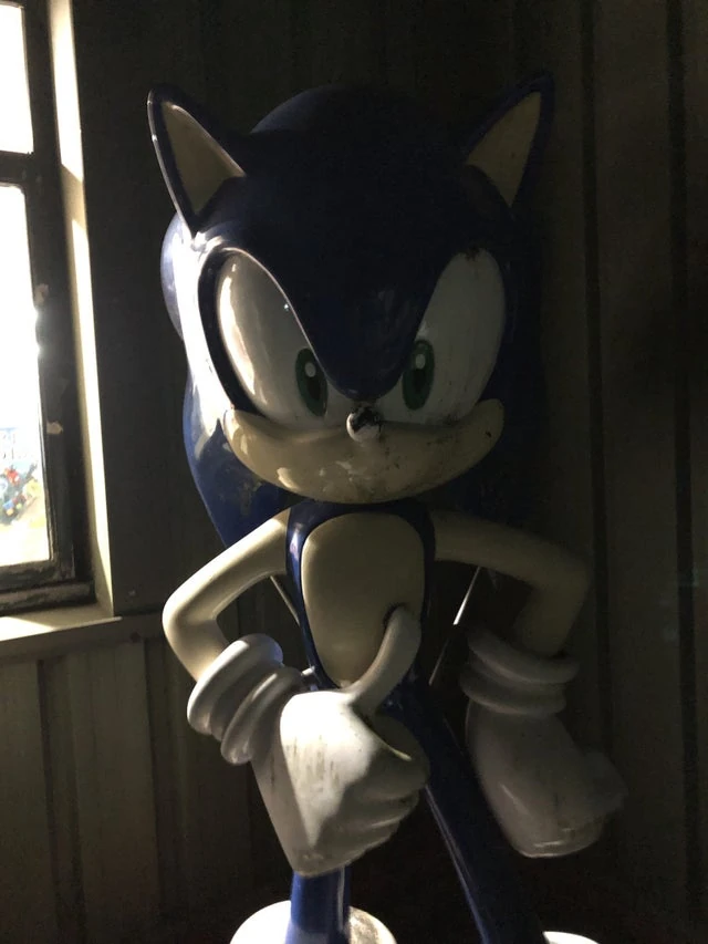 Sonic Alton Towers Statue in decay? | Fandom