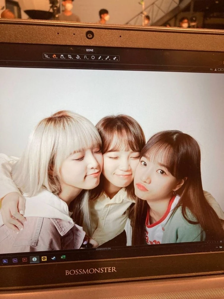 Discuss Everything About IZ*ONE Wiki | Fandom