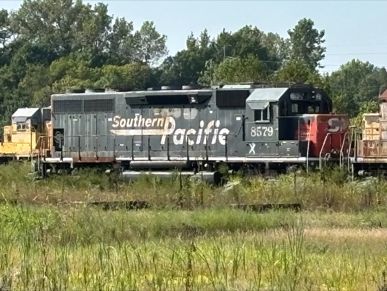 Nice to see an SD40M-2 still in SP colours | Fandom