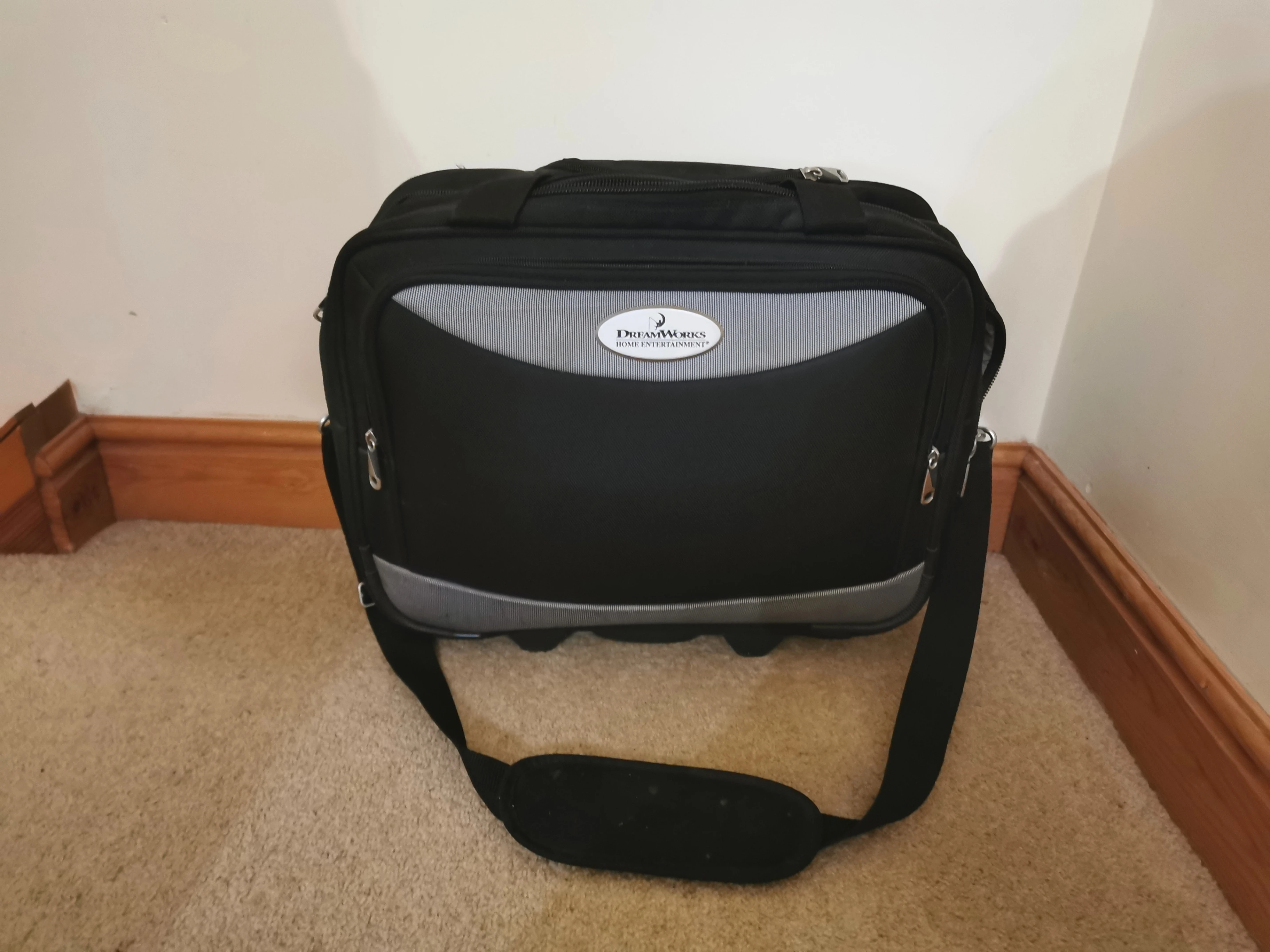 Help with Dreamworks Item | Fandom