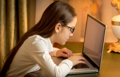 yk I wonder what people think when they see me constantly reloading and ...