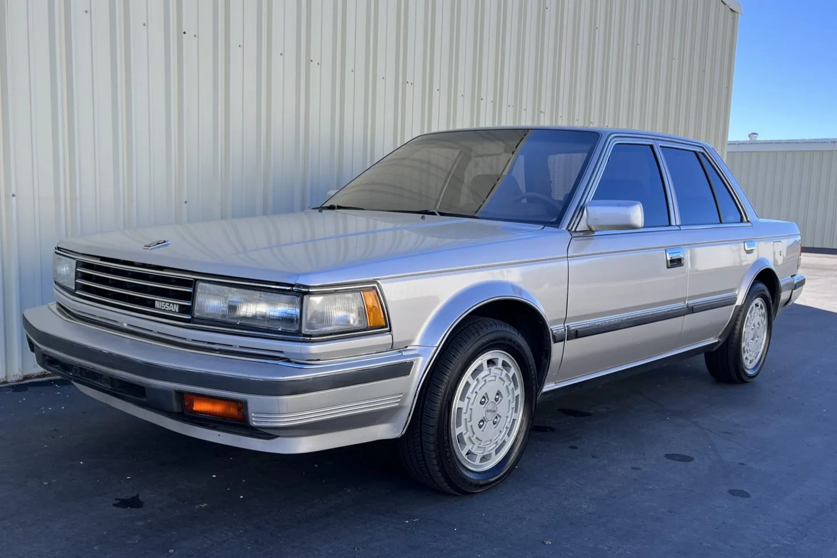 Can you guess the special feature about this vehicle (1986 Nissan ...