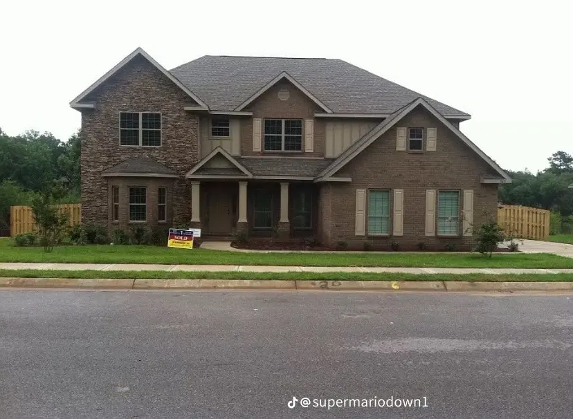 These are pictures of the SML house around 2013 to 2015 before Logan ...