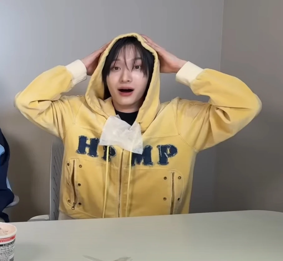 While I was watching KickFlip’s live Donghwa reminded me of this meme ...