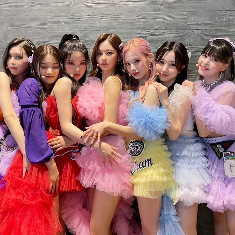 Your daily Lily #140! Ft. NMIXX | Fandom