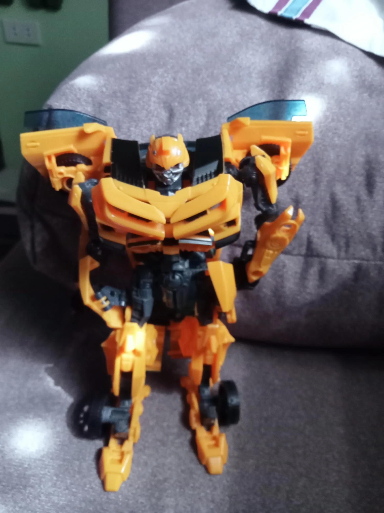 My mom gave me bootleg transformers and it's kinda cool | Fandom