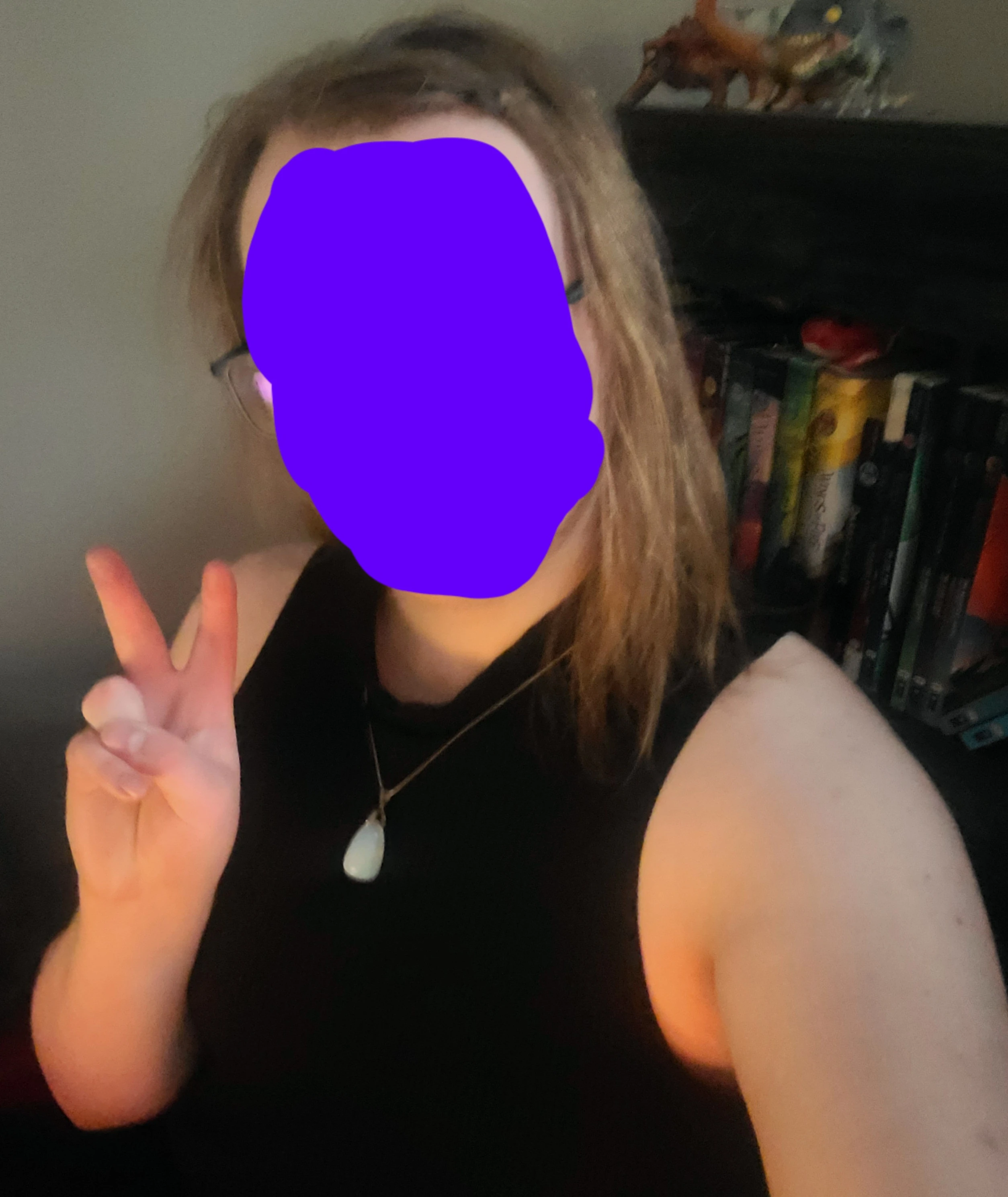 My mom gave me a necklace she doesn't wear anymore :3 | Fandom