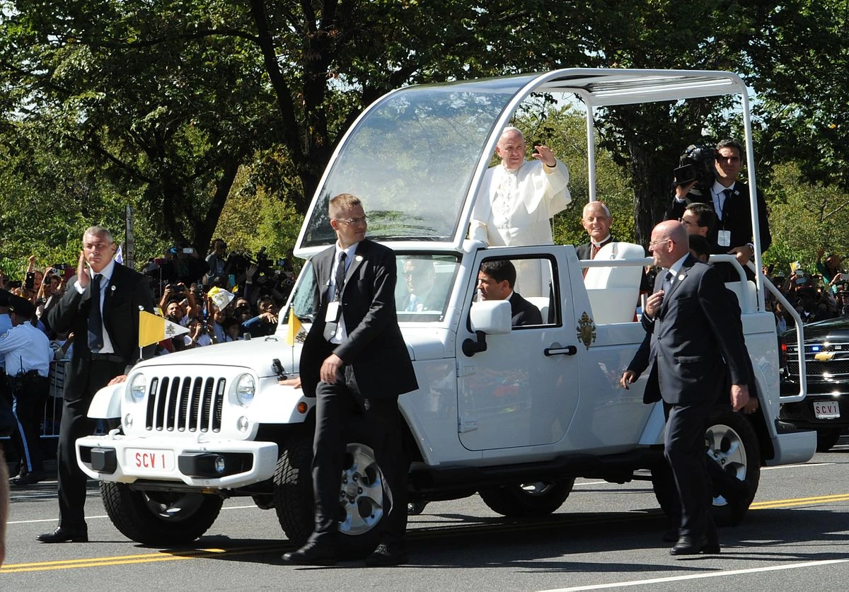 popemobile | Fandom