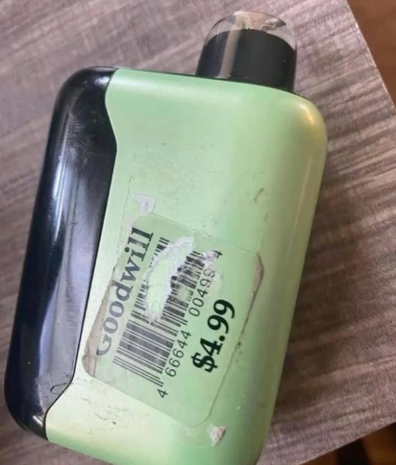 bought a meatloaf flavored vape at goodwill today ill tell you how it ...