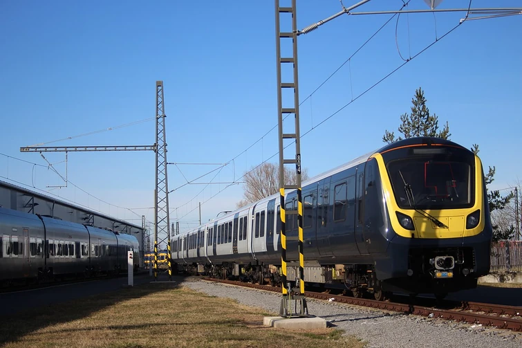 I THINK MOST THIRD-RAIL TRAINS WILL BE SAVED!!!!!!!!!!!!!!!! | Fandom