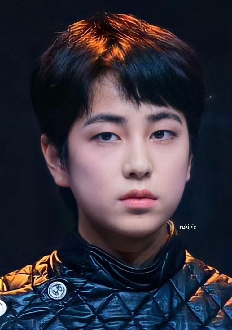 Day 39 of posting a pic of one of the members of the Hybe Labels Japan ...