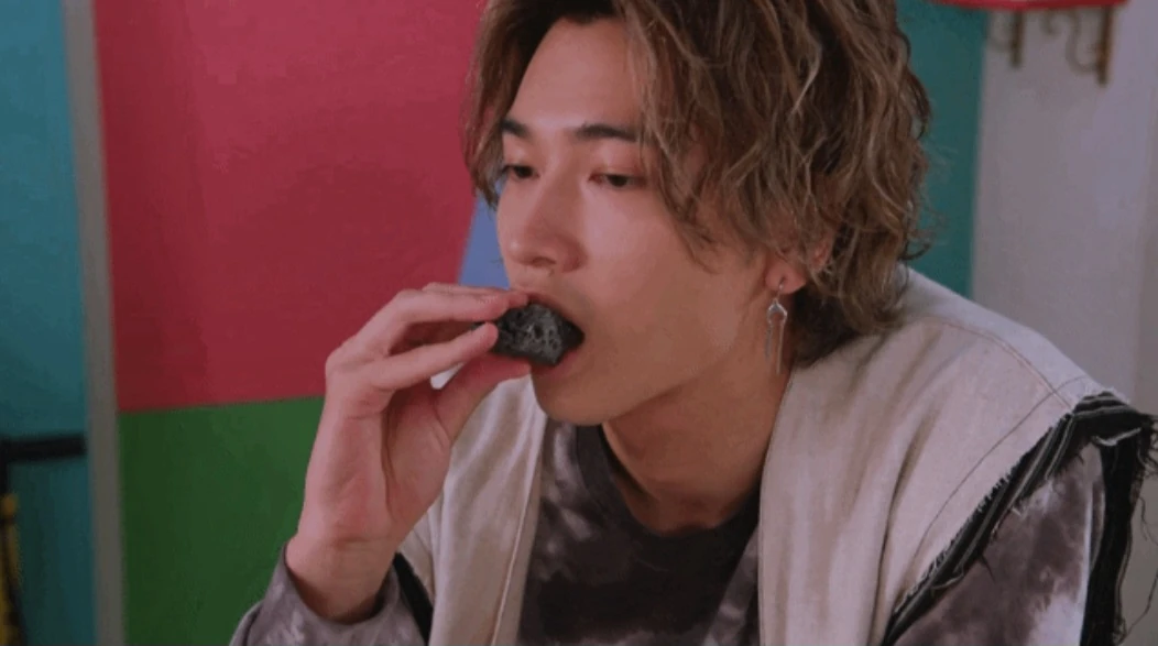 New pfp: Rakia eating rock | Fandom