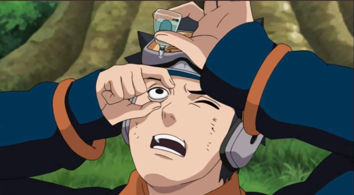 why do people think all uchihas have perfect eyes when obito had to use ...
