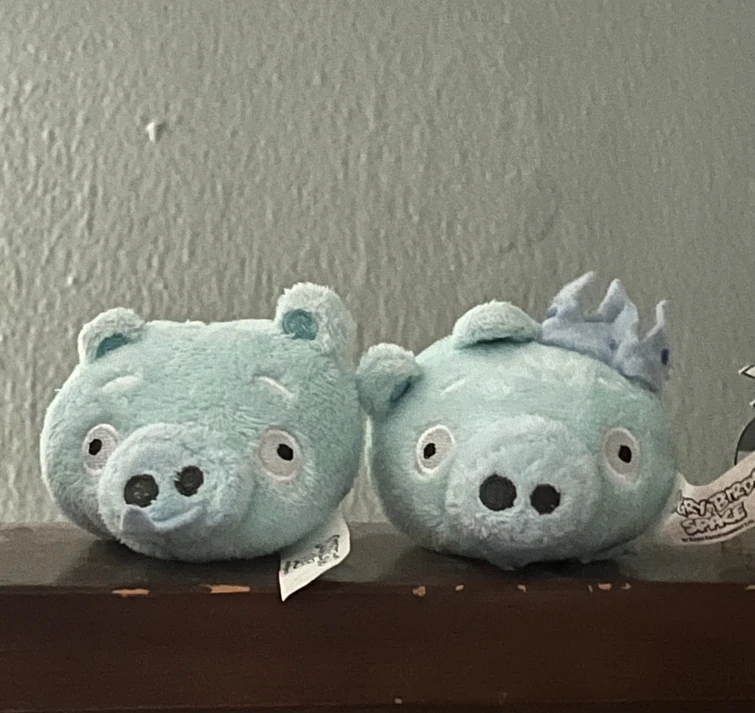 i now own the frozen minion and king pig flingers | Fandom