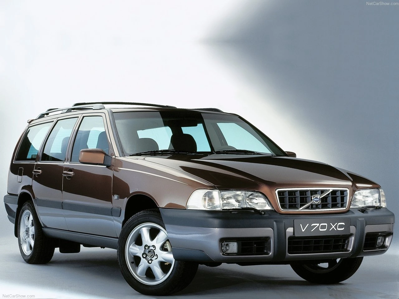 Hi! The Volvo V70 XC exists, and its kinda cool! | Fandom