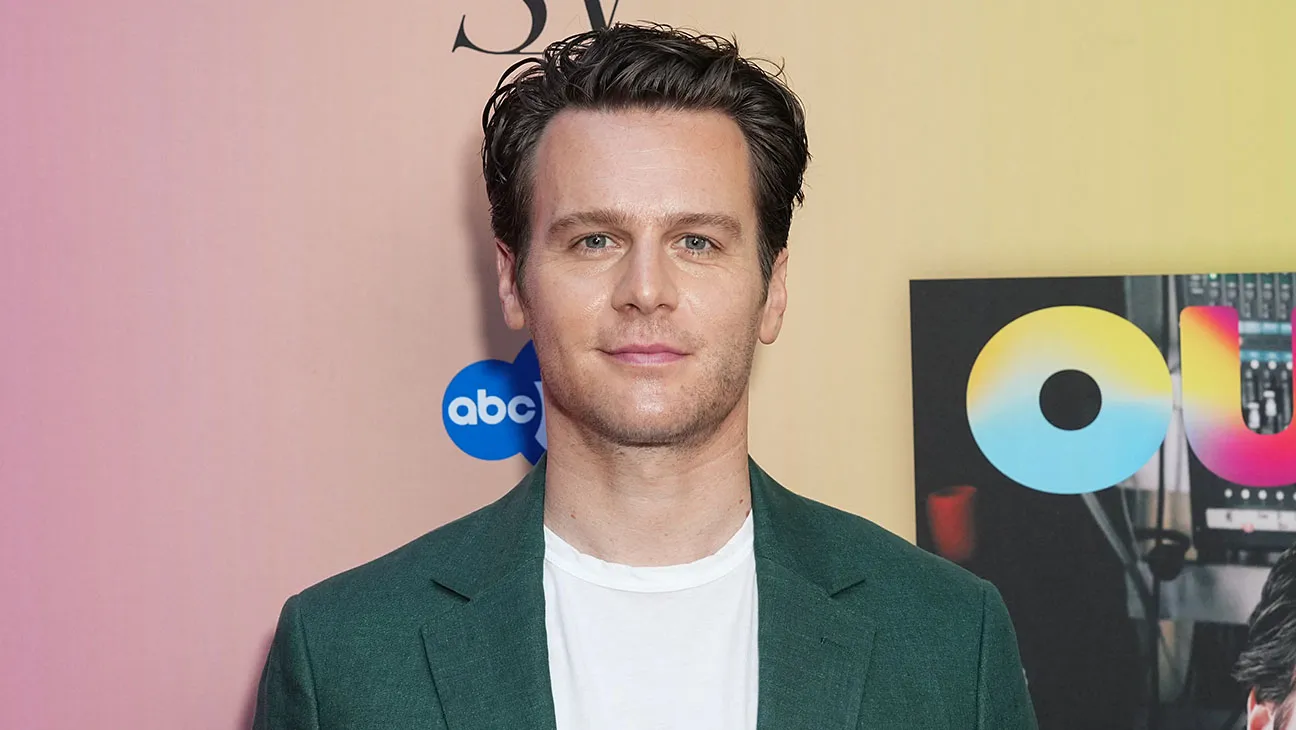 🎂 Happy Birthday to Jonathan Groff 🎂 | Fandom