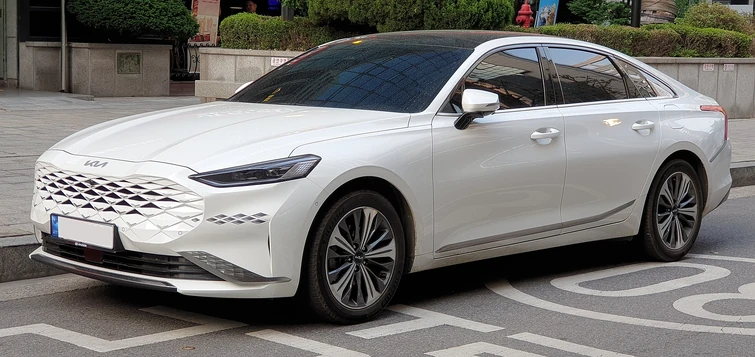 the full-size kia's and hyundai's look so weird | Fandom